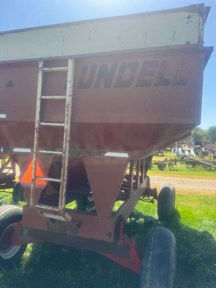 This item Selling ABSOLUTE! ~~~ Lundel 300-Bushel Gravity Wagon, Pulls ...