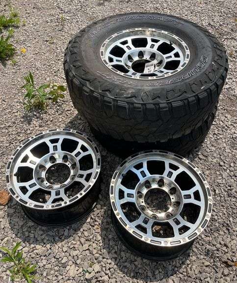 16" 8-Lug wheels, 8 x 6.5 lug pattern, one rim is welded - Albrecht ...