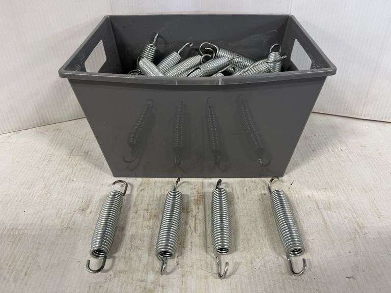(72) Heavy duty springs, 5 1/2"L, good - Albrecht Auction Service