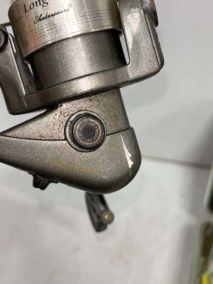 Fishing pole set, includes: Shakespeare 6' medium action Ugly Stik ...