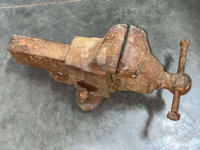 Reed Mfg. Co. iron vise, 4" jaws, rusty, used, works great - Albrecht ...