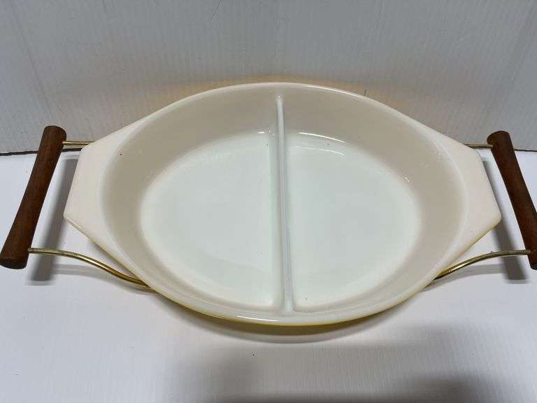 Pyrex 1 1/2-quart divided serving dish with serving stand and extra top ...
