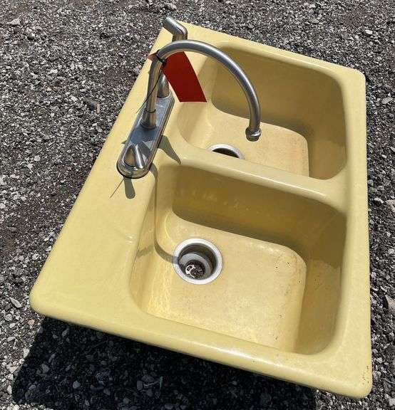Yellow double sink with faucets, cast iron, 22" x 33" - Albrecht ...