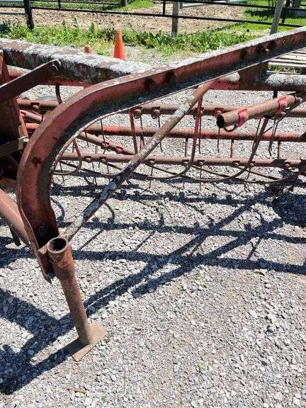 Massey-Ferguson 25 hay rake, for parts, PTO drive box rebuilt several ...