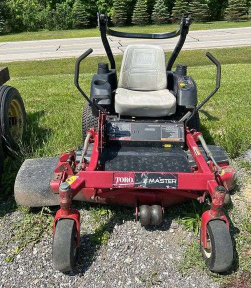 Toro Z-Master zero turn lawn mower, 670 hours, new Briggs & Stratton 17 ...