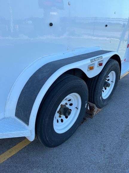 1993 Merhow 23.4' four-horse slant bumper pull trailer, VIN ...