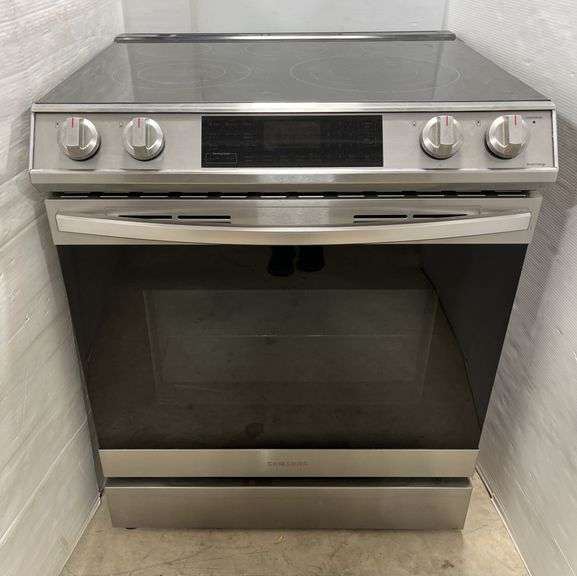 Samsung oven, 29 1/2"W, cord not included, good, works, has wear on ...
