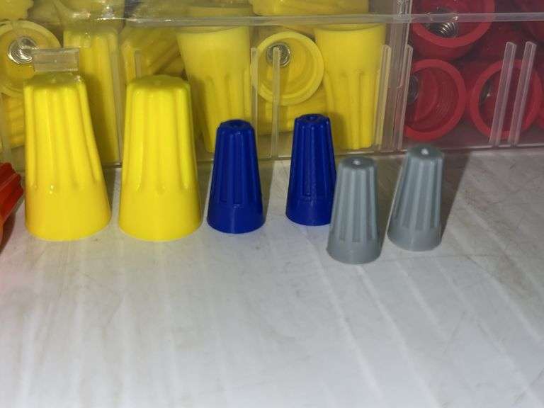 (330) Pieces of wire nuts, quick connect, steel contact, nylon ...