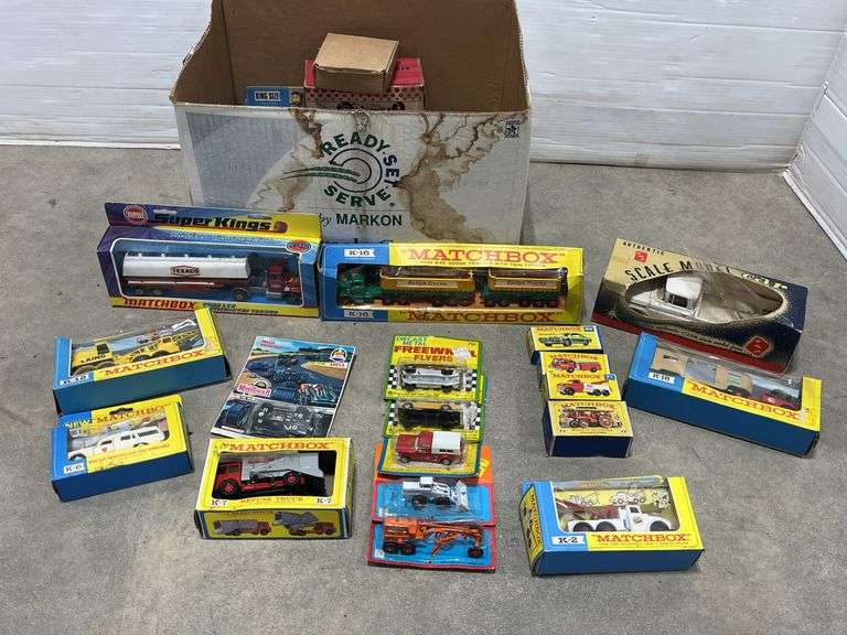 Older diecast cars, Matchbox, various scales, 1:25 and more unmarked ...