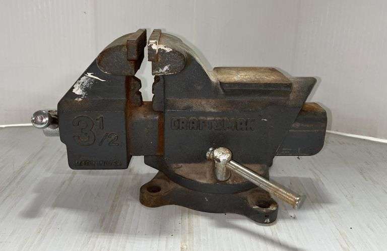 Craftsman 3 1/2" gray vise with pipe holder in jaws, made in USA, very ...