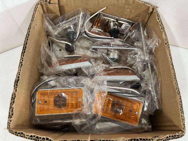 (17) 2 1/4" x 3 3/4" Amber flange mount marker lights, new - Albrecht ...