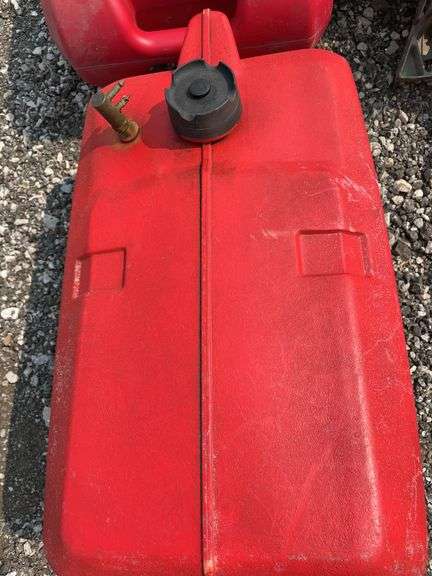 Johnson 6HP boat motor and (2) Boat gas tanks, not working, as is ...