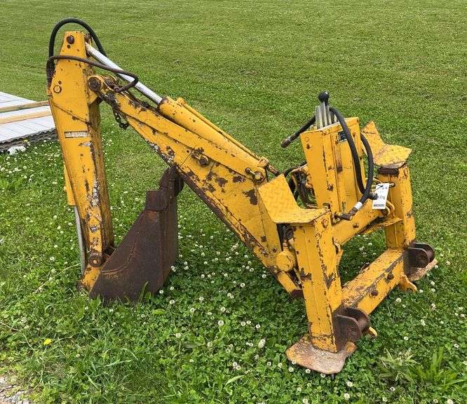 Mini backhoe attachment, came off old Davis trencher, 16"W bucket ...