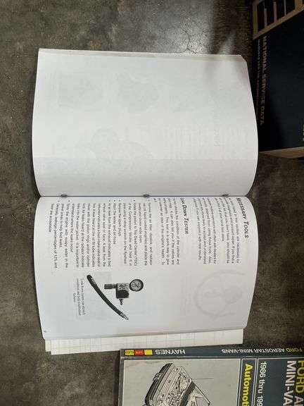 Auto repair manuals, dealer books - Albrecht Auction Service