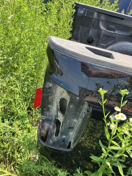 2014 Chevy 6.5' bed, damage to left rear, paint peeling on wheel wells ...