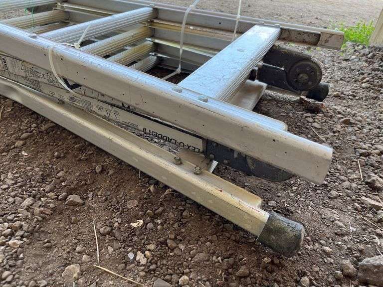 12' Flex ladder by Flex-O-Ladder, like new - Albrecht Auction Service