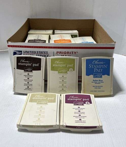 (34) Classic stamp pads, assorted colors - Albrecht Auction Service