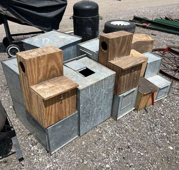 (10) Chicken nesting boxes: 5- metal, and 5- wood, each- 11" x 22" x 24 ...