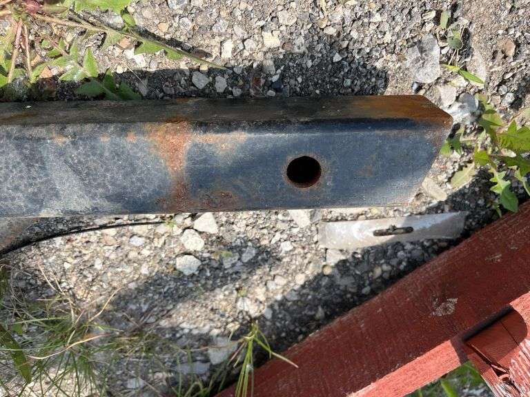 Receiver hitch with 2" ball, some rust - Albrecht Auction Service