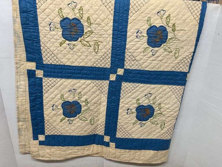 Handmade older quilt, blue poppy pattern, 80" x 68", very good ...