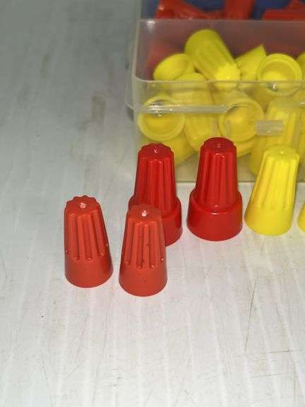 (330) Pieces of wire nuts, quick connect, steel contact, nylon ...