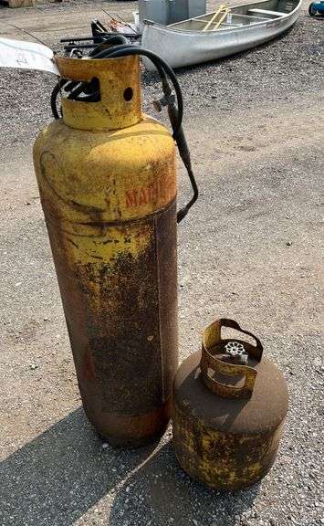 100 lb. and 20 lb. tank full of Mapp gas, torch - Albrecht Auction Service