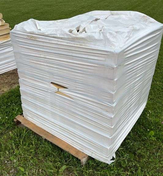 (10) Pieces of polyiso foam boards, 4x4, tapered - Albrecht Auction Service