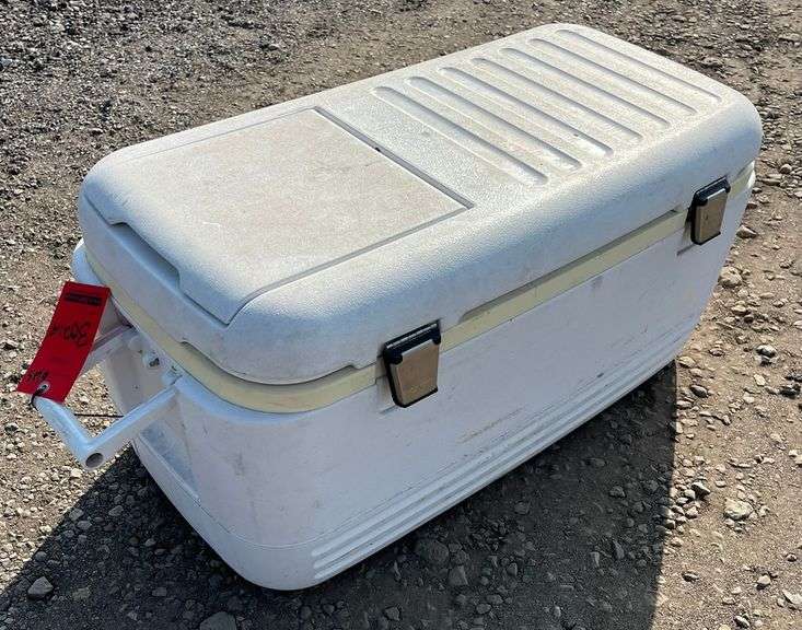 Large Igloo fish cooler with ice jug, fair, 16" x 33" x 18" - Albrecht ...
