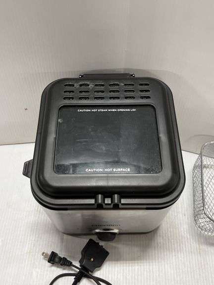 Meta Chefman deep fryer, used only once, 8"H, like new - Albrecht ...
