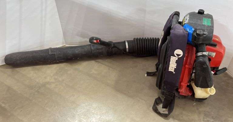 Redmax backpack blower, good - Albrecht Auction Service