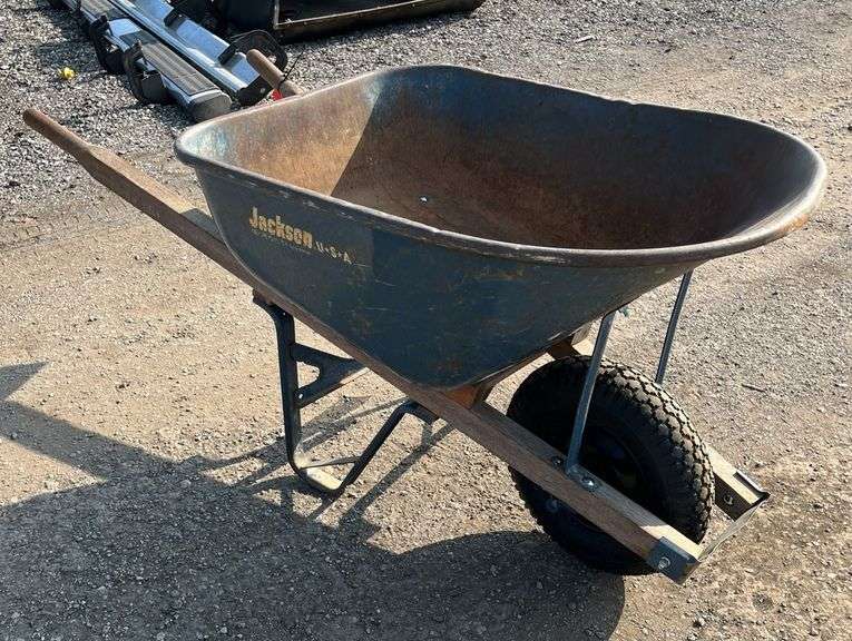 Jackson USA wheelbarrow, used, works well - Albrecht Auction Service