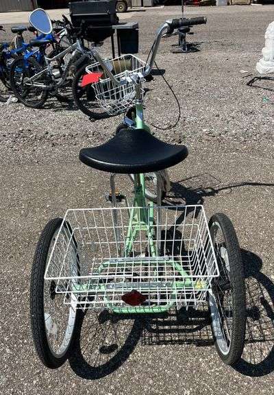 Miami sun 3-Wheel bike with basket and mirror, 24", nice condition ...