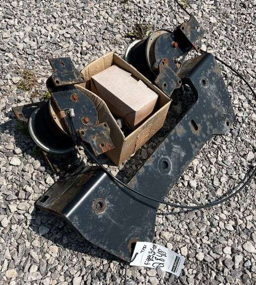 5th wheel frame brackets for a 2020 Chevy Silverado 1/2-Ton, and air ...