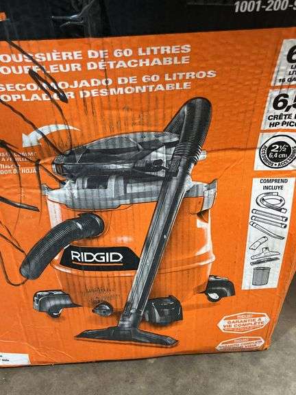 RIDGID wet/dry shop vac with detachable blower, peak 6.5 HP, includes ...