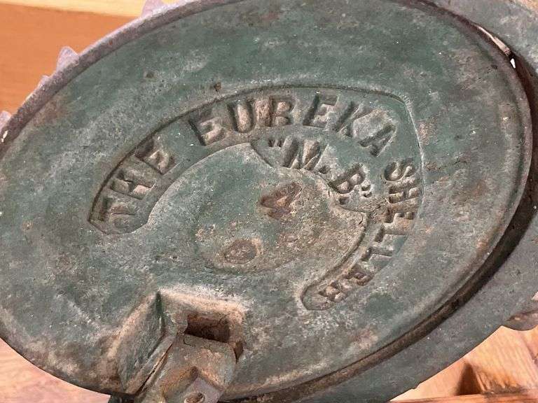 Corn sheller, box- 32"L - Albrecht Auction Service