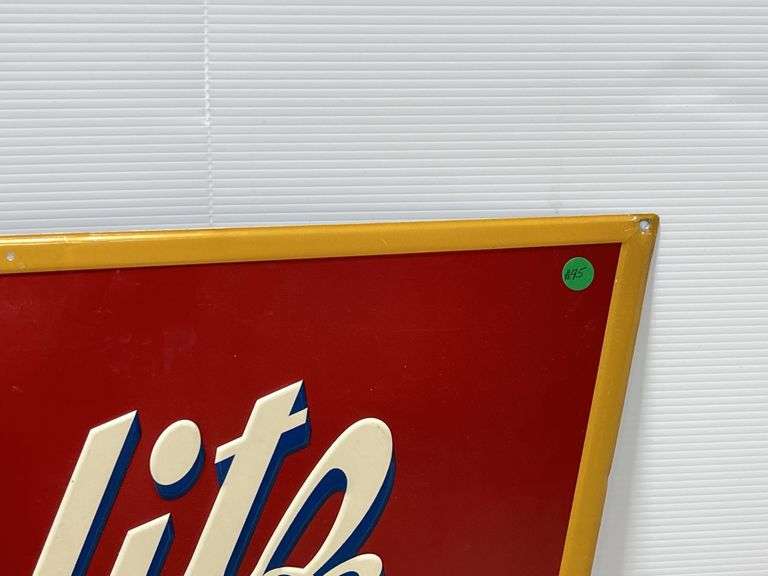 Schlitz metal beer sign, 28 1/2" x 21", great - Albrecht Auction Service