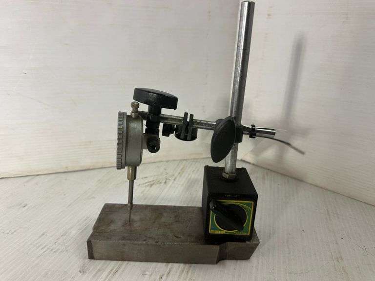 Brown & Sharpe Travel Indicator on Mag Base and Federal Indicator on ...