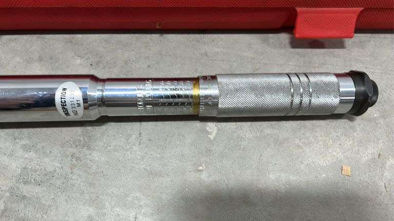 3/4" Torque drive socket, case- 51"L, like new - Albrecht Auction Service