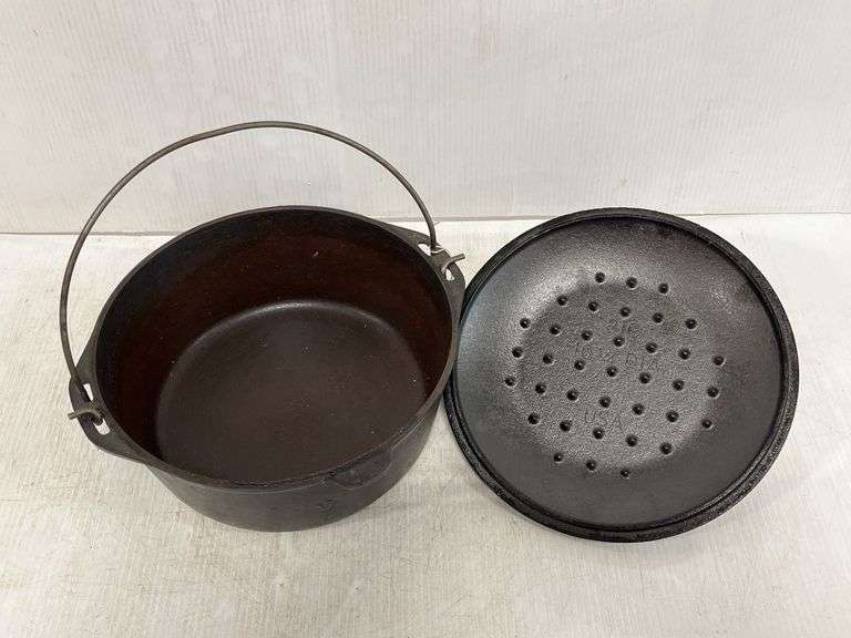 Large Dodge cast iron no. 8 dutch oven with lid, 11 1/2"W x 4"H ...