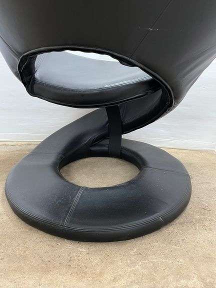 Leather Architectural Swirl Chair - Albrecht Auction Service