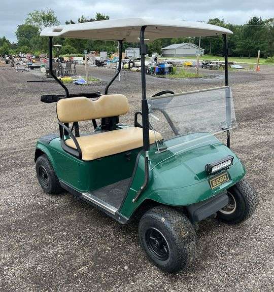 1998 EZ-Go gas golf cart, runs - Albrecht Auction Service