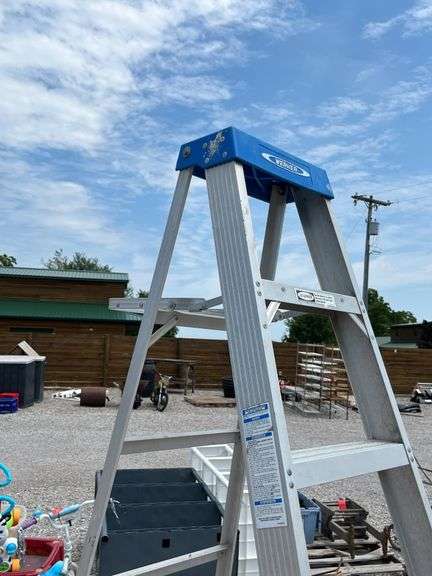 Werner 8' aluminum A-frame ladder, 250 lb. max capacity - Albrecht ...
