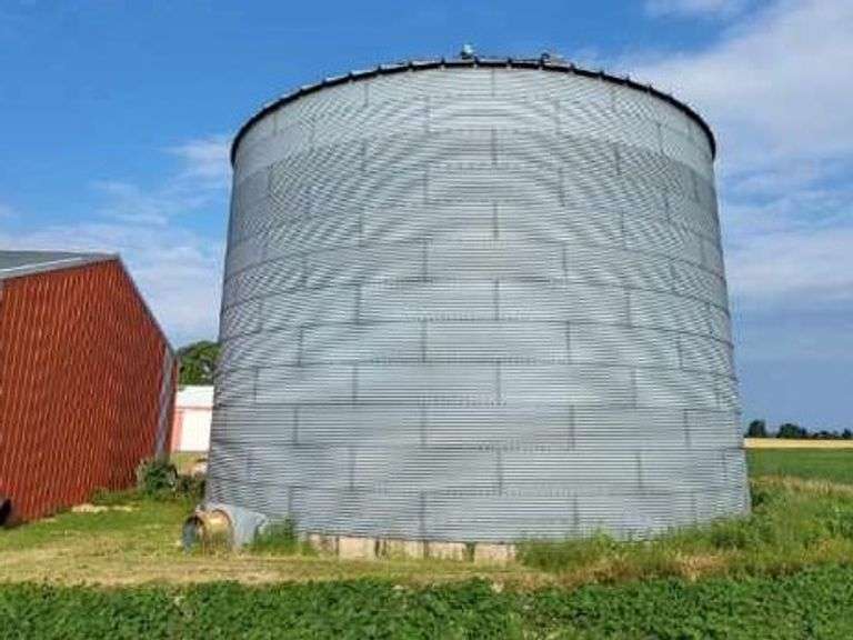 Brock Grain Bin, 50,000-Bushel Capacity, 6" Roof Auger, Aeration Fan ...