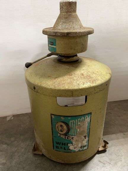 Micro-precision wheel balancer, 26"H, used - Albrecht Auction Service