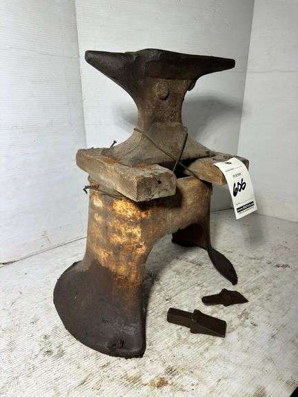 Antique Anvil (13" long x 8-1/2" high) - Albrecht Auction Service