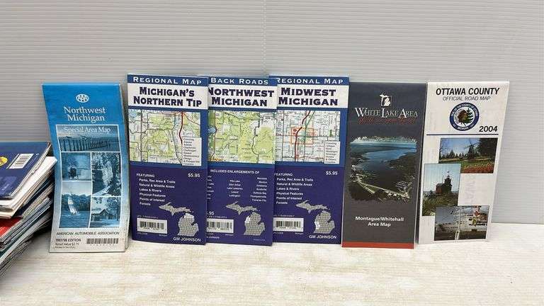 Various Michigan maps - Albrecht Auction Service