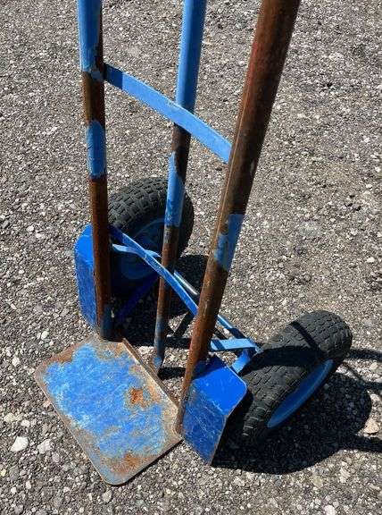 Blue Dolly, will need tire, very rusty - Albrecht Auction Service