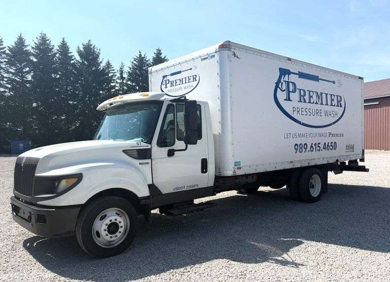 2015 International Terrastar, 18' Dry Van Body with Roll-Up Rear Door ...