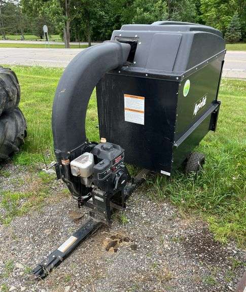 Agri Fab Mow-n-Vac, has all attachments, works well, very good ...