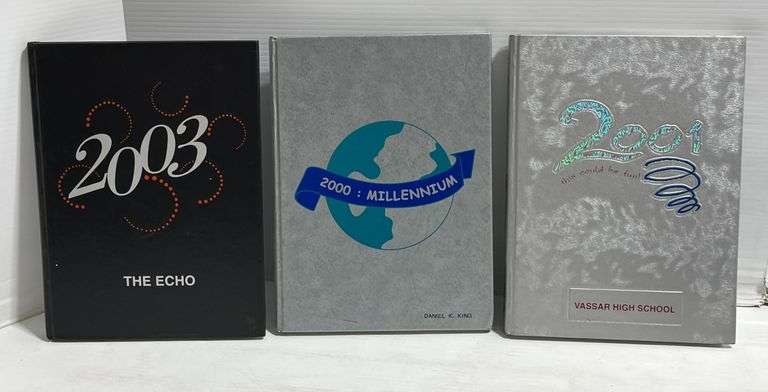 (3) Vassar High School yearbooks "The Echo", 2000, 2001, 2002-2003, no ...